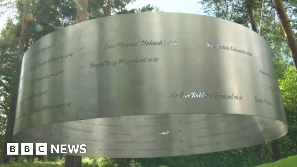 Norway remembers Utoeya victims - BBC News