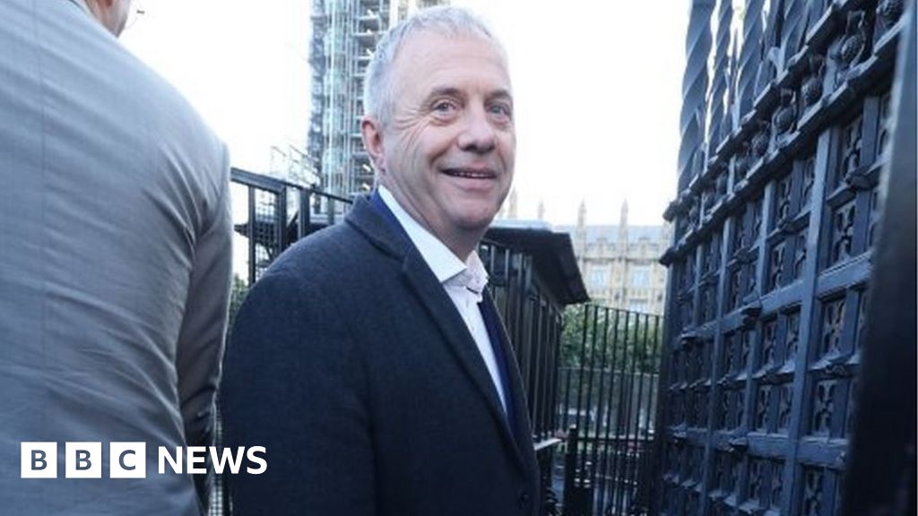 Labour's John Mann quits as MP to join House of Lords - BBC News