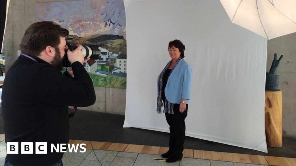 New MSPs arrive at Scottish Parliament - BBC News