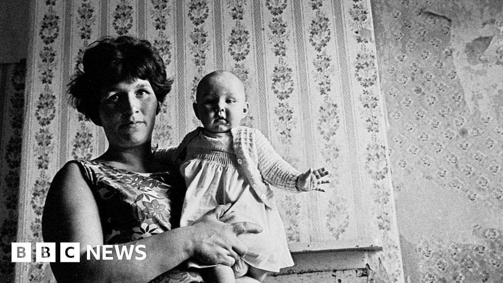 Trying to find the people who lived in Birmingham slums - BBC News