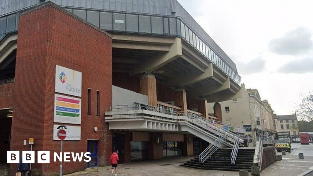 Preston Guild Hall: Reopening plan being drawn up by council - BBC News