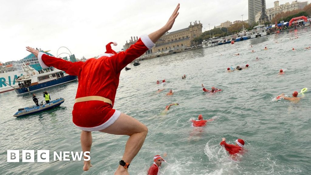 Christmas Day around the world in pictures