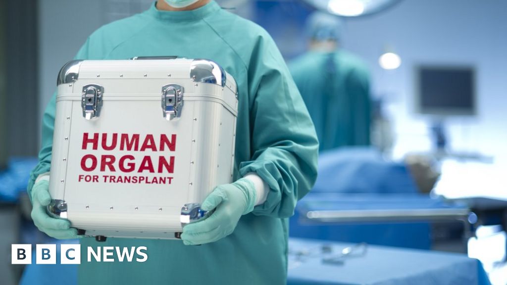 Organ donation: Three stories of hope - BBC News