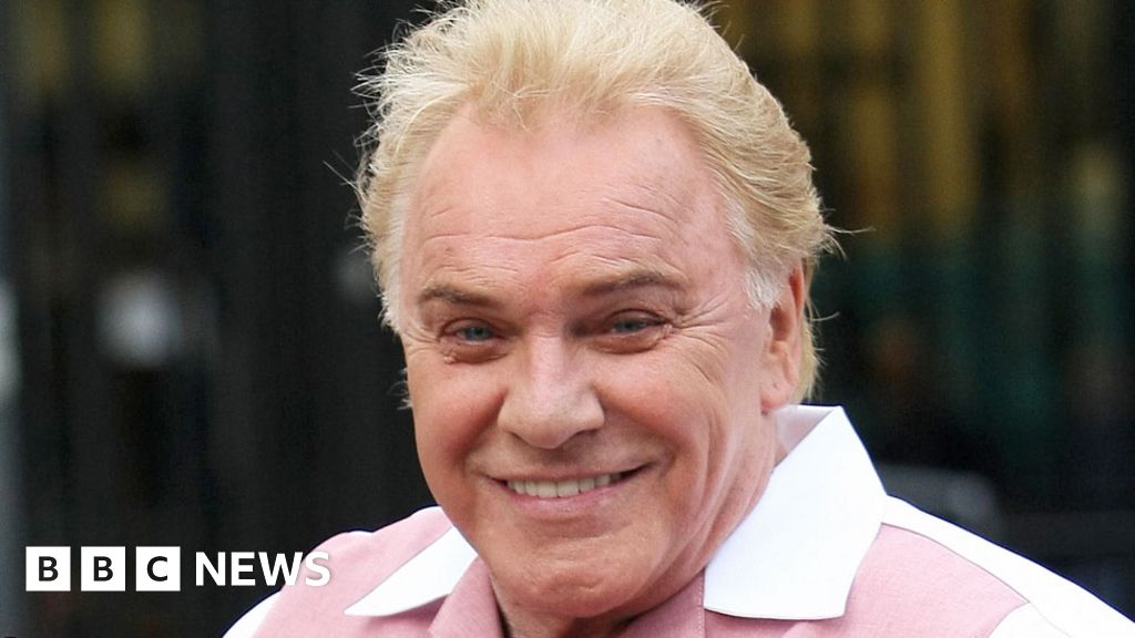 Freddie Starr: Tributes paid after comic dies aged 76 - BBC News