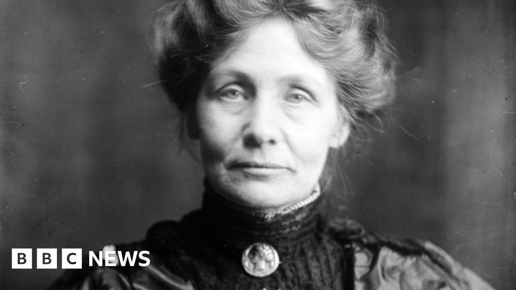 100 years on: Suffragette tributes shared online - BBC News