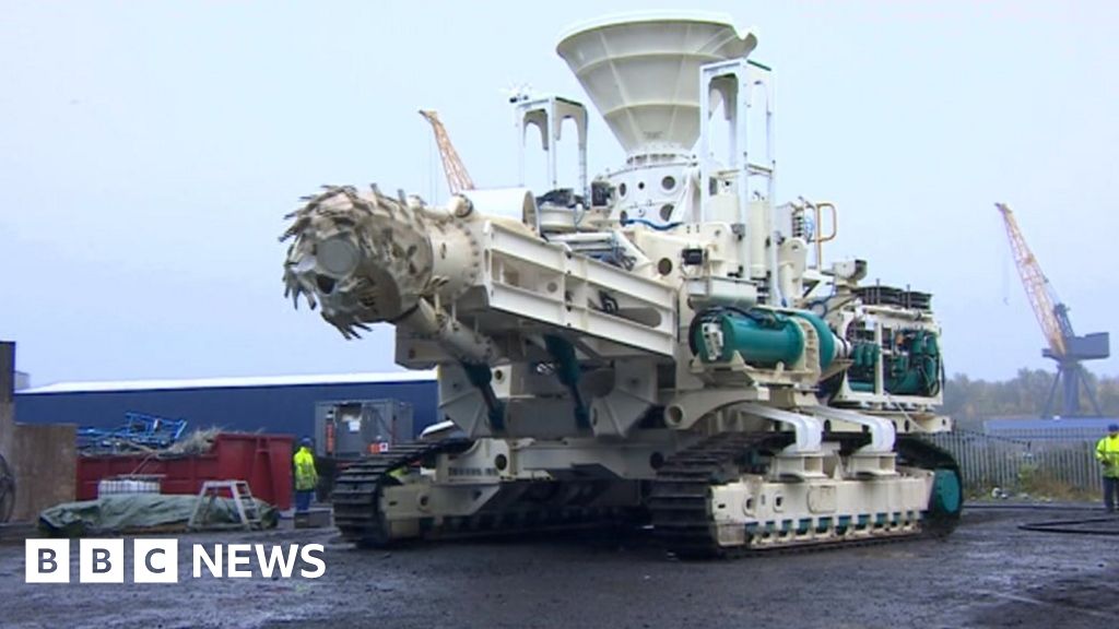 Pioneering deep sea mining machines made on Tyneside - BBC News