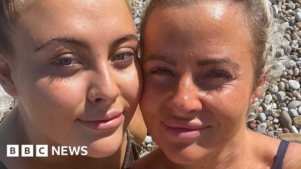 Caerphilly: Crash victim's mum wants killer's sentence increased - BBC News