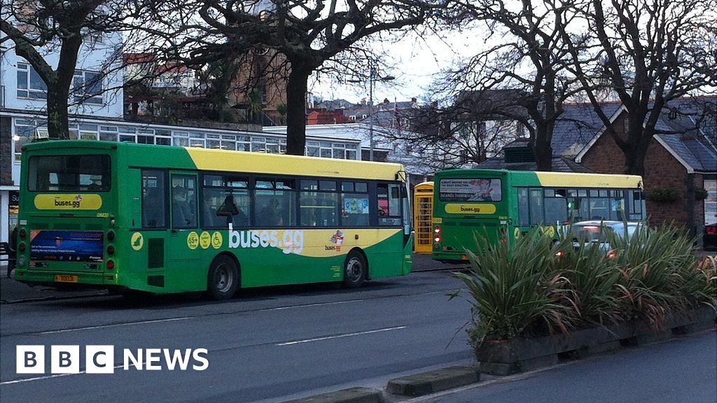 Guernsey bus use 'at highest point in 20 years' - BBC News