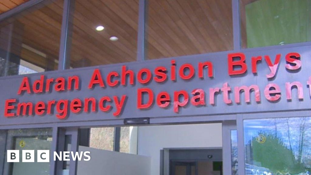 Major trauma centre set for Cardiff or Swansea - BBC News