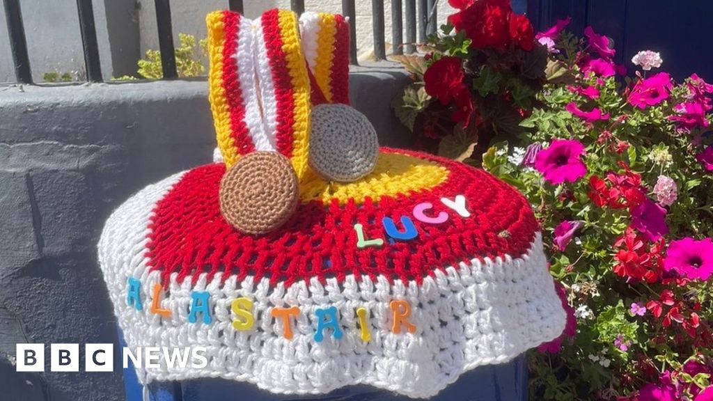 Post box topper tribute to Commonwealth medallists