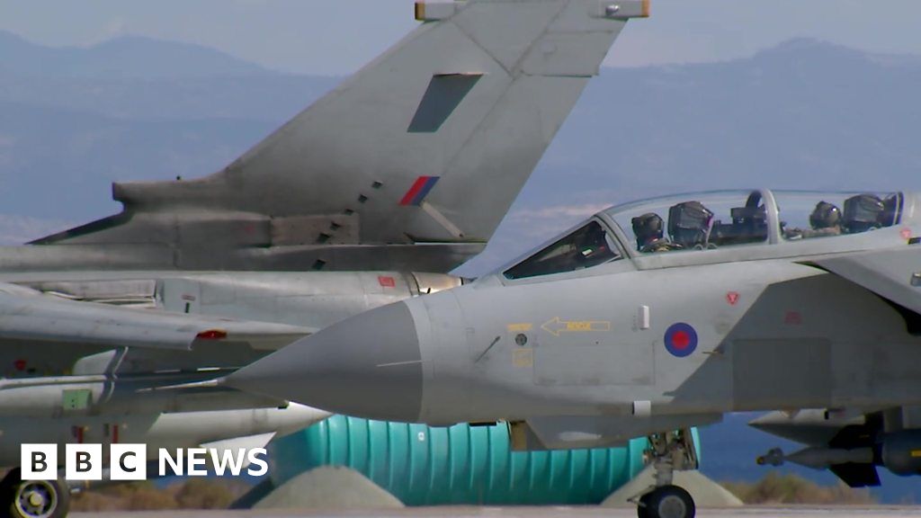 Inside the RAF's Iraq bombing campaign - BBC News