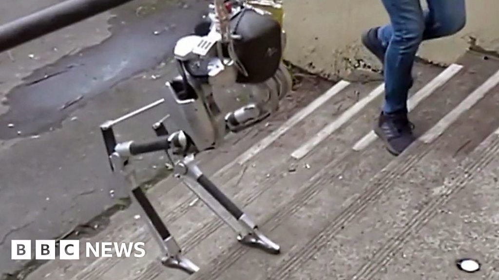 Robot scales stairs without ‘seeing’ and other news - BBC News