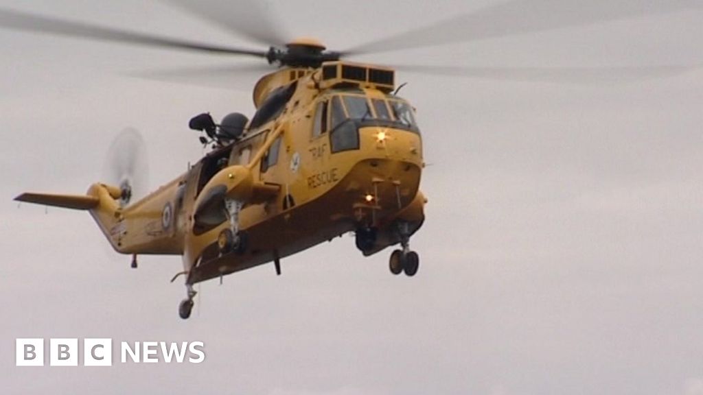 Ceremonial flight for RAF Sea King in Northumberland - BBC News