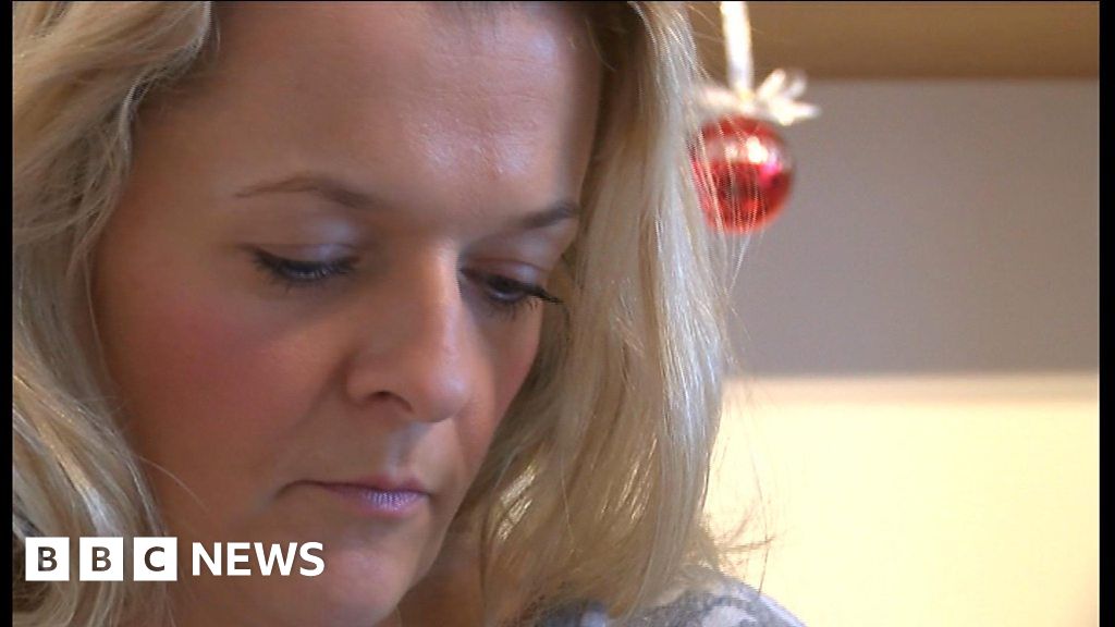 Essex amputee mum Tracy Ralph thought she had a cold - BBC News