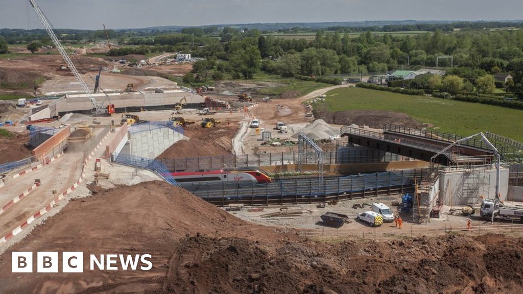 The fast-track way of building Norton Bridge flyover - BBC News