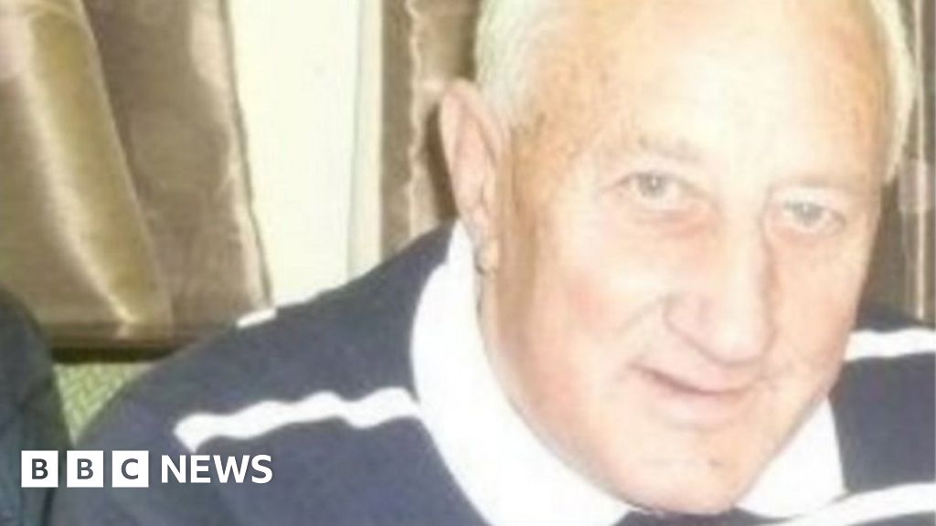 Inquest: Donald Bennett 'killed' by rolling police van - BBC News