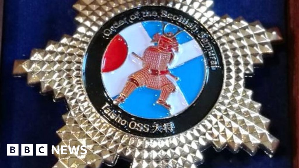 Scottish Samurai honour for Japanese PM Shinzo Abe - BBC News