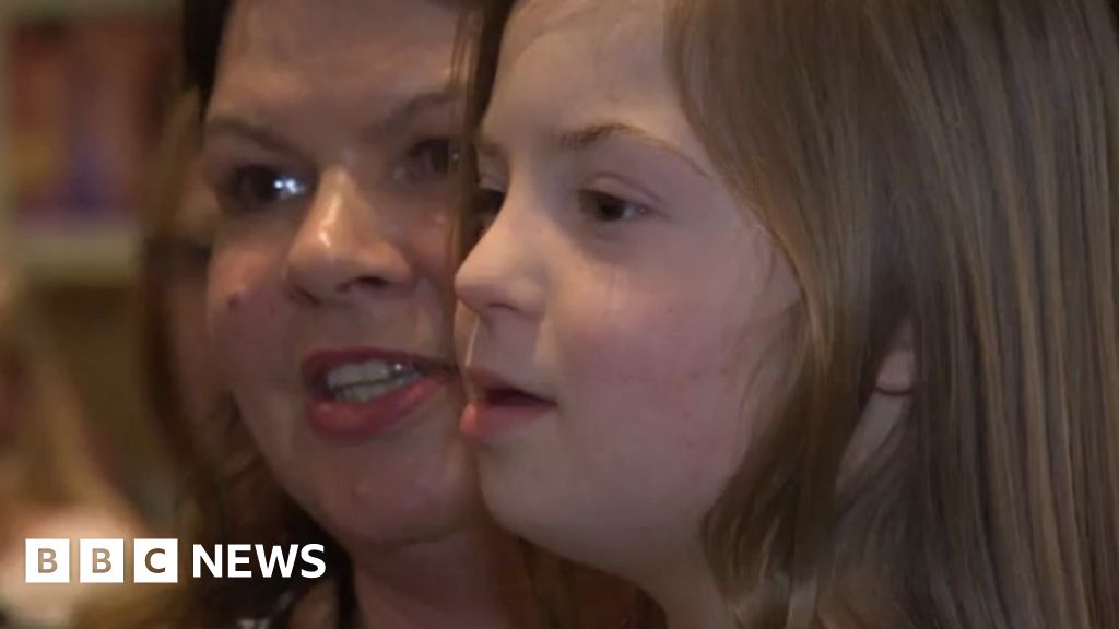 Victoria Leadbetter's Instagram, Twitter & Facebook on IDCrawl