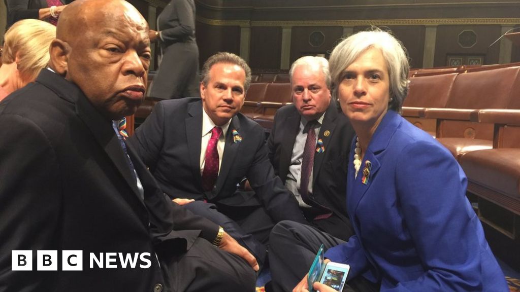 Gun-control protest sparks chaotic scenes in US Congress - BBC News