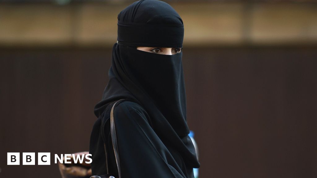 Sharia law review to focus on fairness to UK women - Theresa May - BBC News