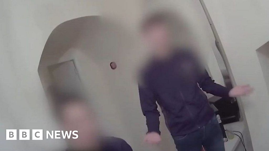 The moment police shut Ormskirk Covid-breach house party - BBC News