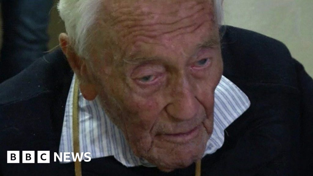 David Goodall: Scientist's final moments in Switzerland - BBC News