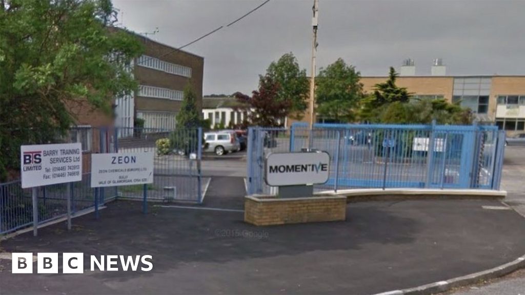 'Unpleasant smell' warning in Barry over gas works - BBC News