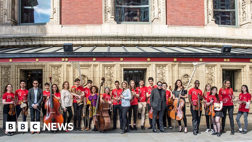 Peek at the preparations for the Proms - BBC News