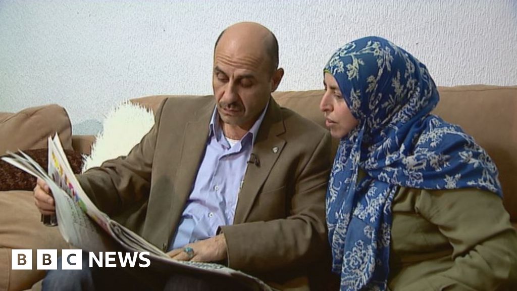 Syrian family start a new life in Scotland - BBC News