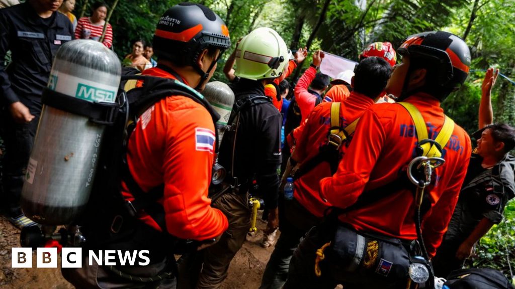 Thailand cave rescue: How would you survive in a cave? - BBC News