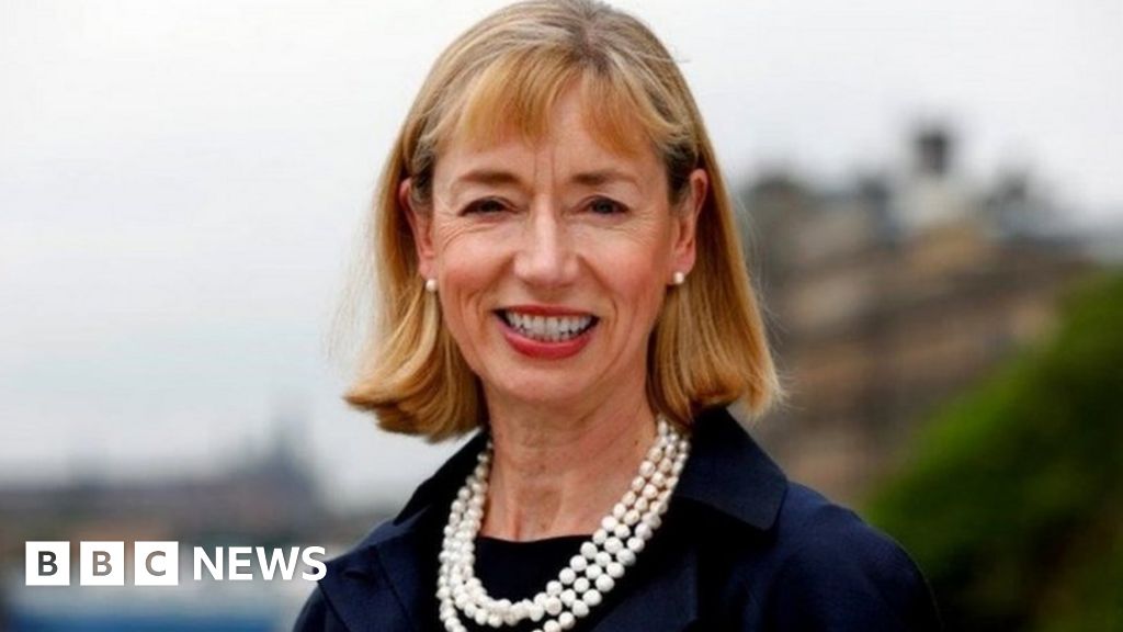 Who is Leslie Evans, permanent secretary to the Scottish government?