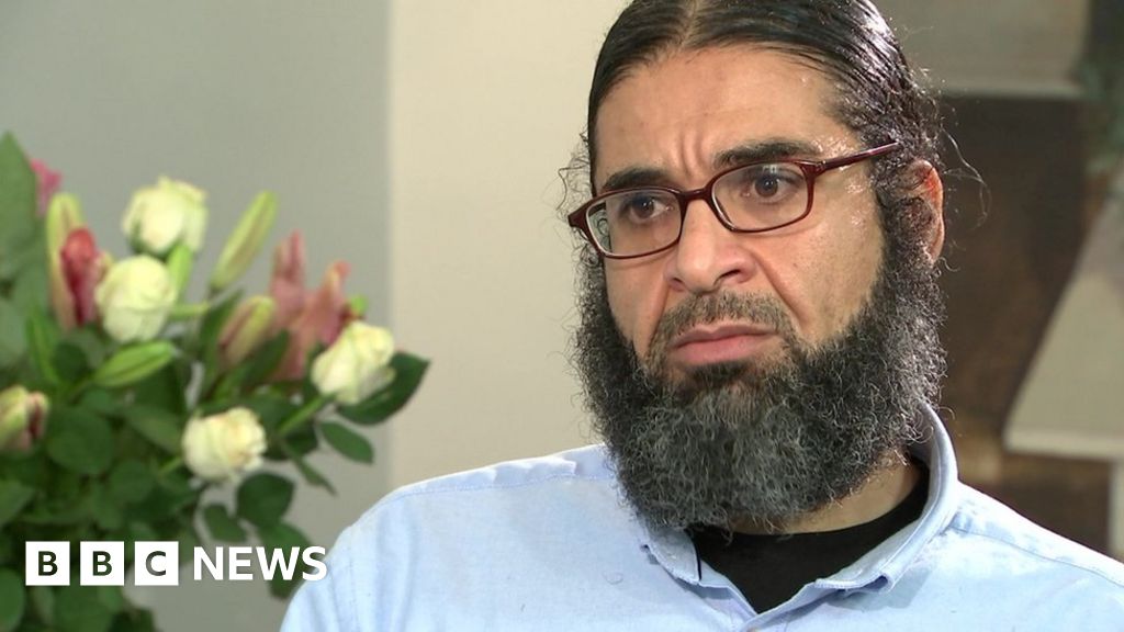 Shaker Aamer: 'British agent witnessed my beating' - BBC News