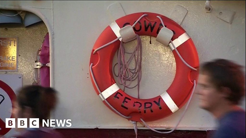 Petitioners want to name a ferry 'Floaty McFloatface' - BBC News