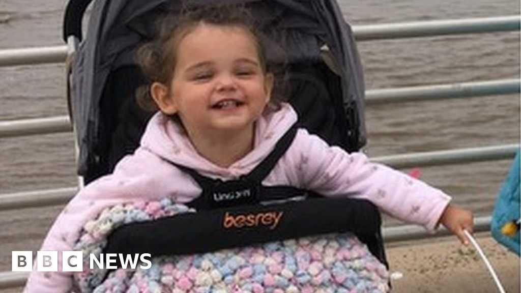 Ella-Rose Clover: Man guilty of toddler punch murder - BBC News