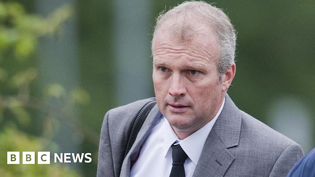 Ex-tennis player Dan Sanders admits child sex offences - BBC News
