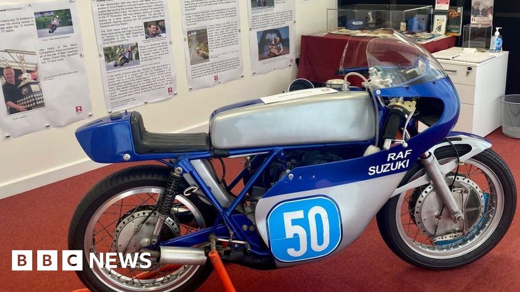 Exhibition celebrates 100 years of Manx Grand Prix racing - BBC News
