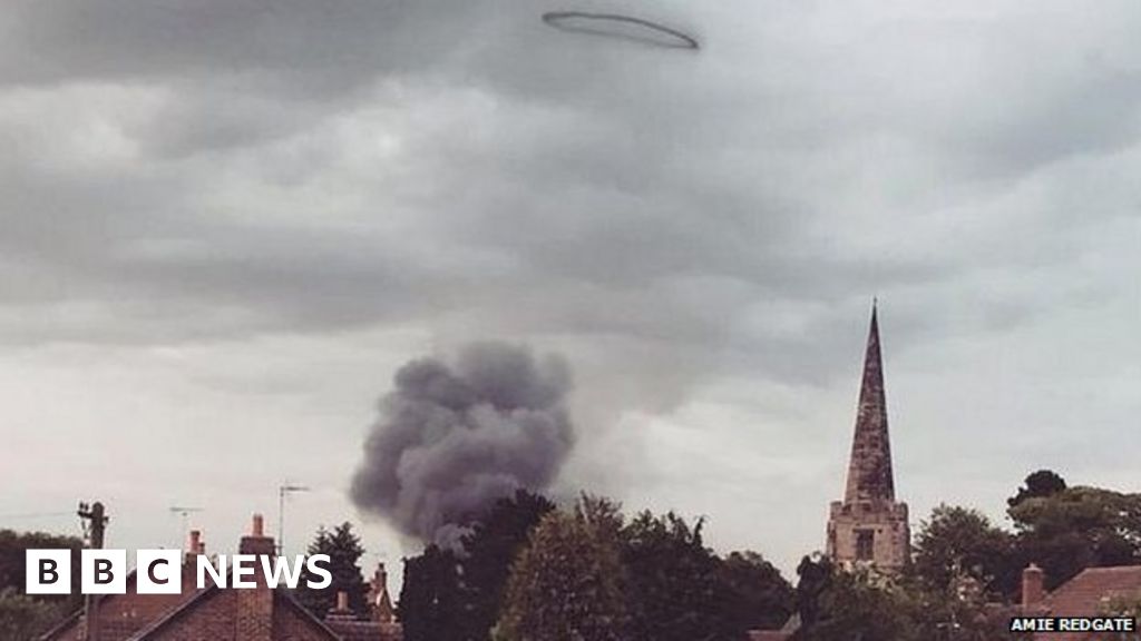 Cotgrave industrial estate blaze 'like Armageddon' - BBC News