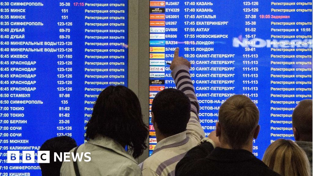 Turkey row: Russian tourists told to seek new destinations - BBC News