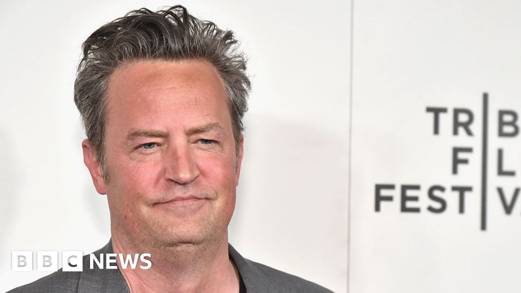 Matthew Perry on the mend after abdominal surgery - BBC News