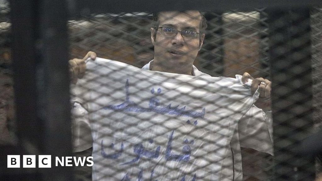 Egypt youth activist Ahmed Maher released from prison - BBC News