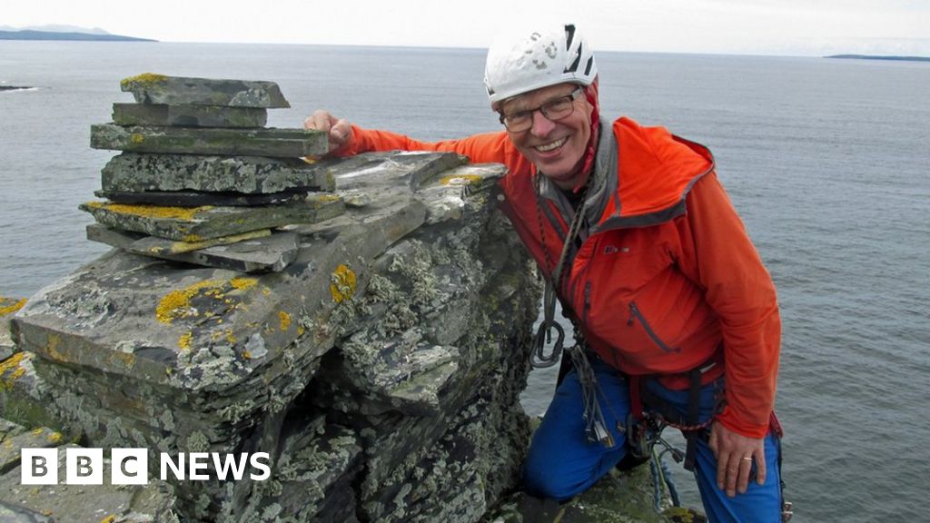 Colostomy bag climber makes first ascent of Kerry sea stack - BBC News
