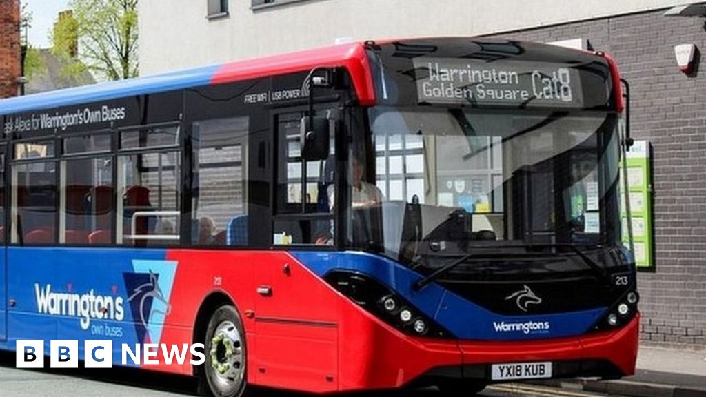 Warrington celebrates 'levelling up' bus services boost - BBC News