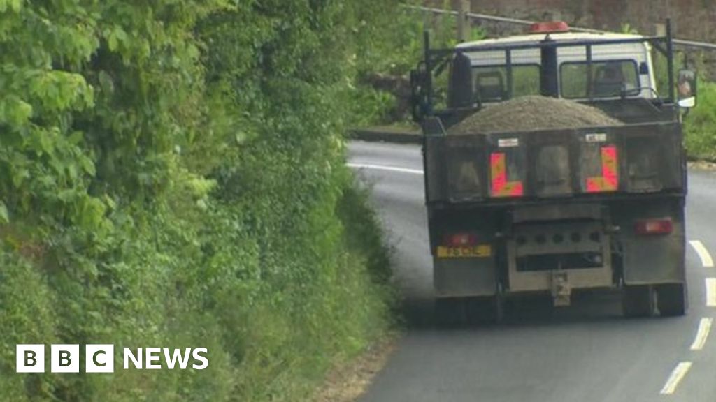 Are heavy lorries a menace on rural roads? - BBC News