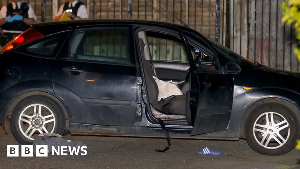Belfast shooting: Victim Dan Murray was 'well known to police' - BBC News