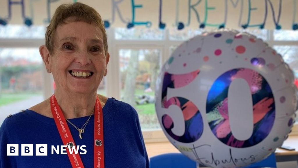 Maghull dinner lady retires after 50 years at same school - BBC News