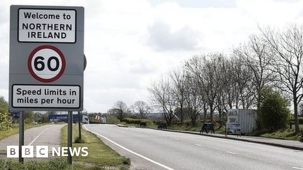 UK Brexit position paper opposes Irish border posts