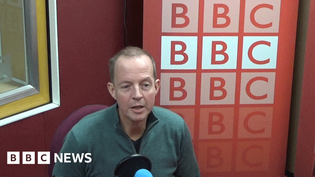 Nick Boles: Ministers back my bid to block no deal - BBC News