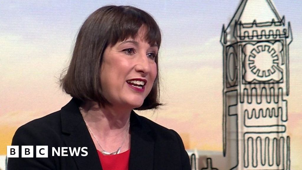 Rachel Reeves: UK losing out in green global race - BBC News