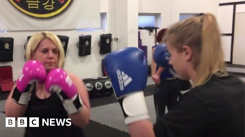 GetsMyVote: Female boxing club has its say on the election - BBC News