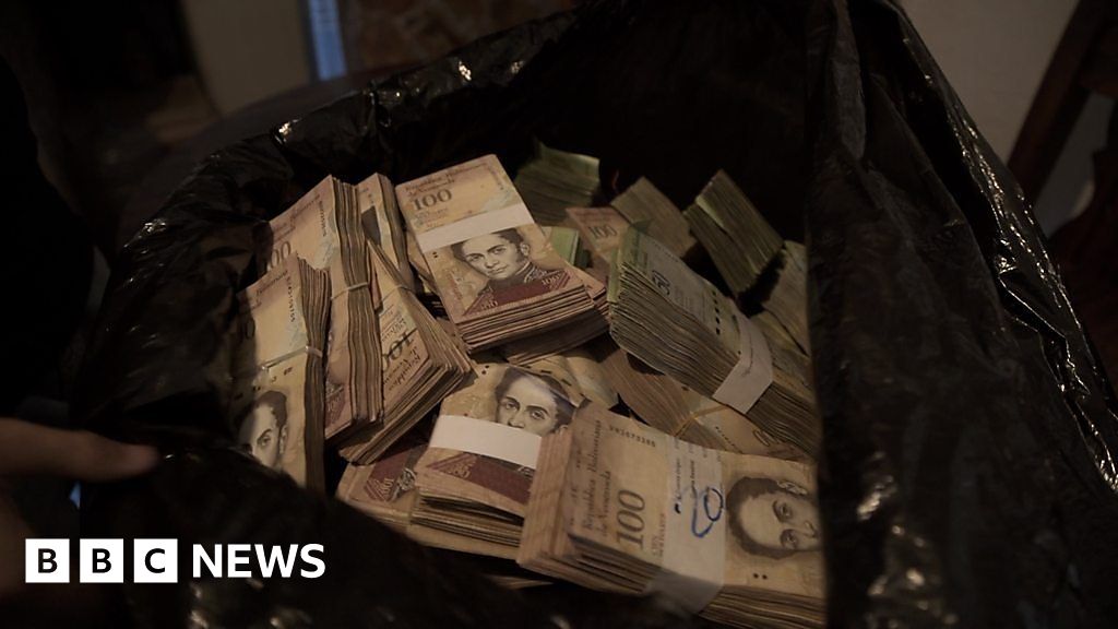 Venezuelan cash crisis: Where a coffee costs wads of banknotes